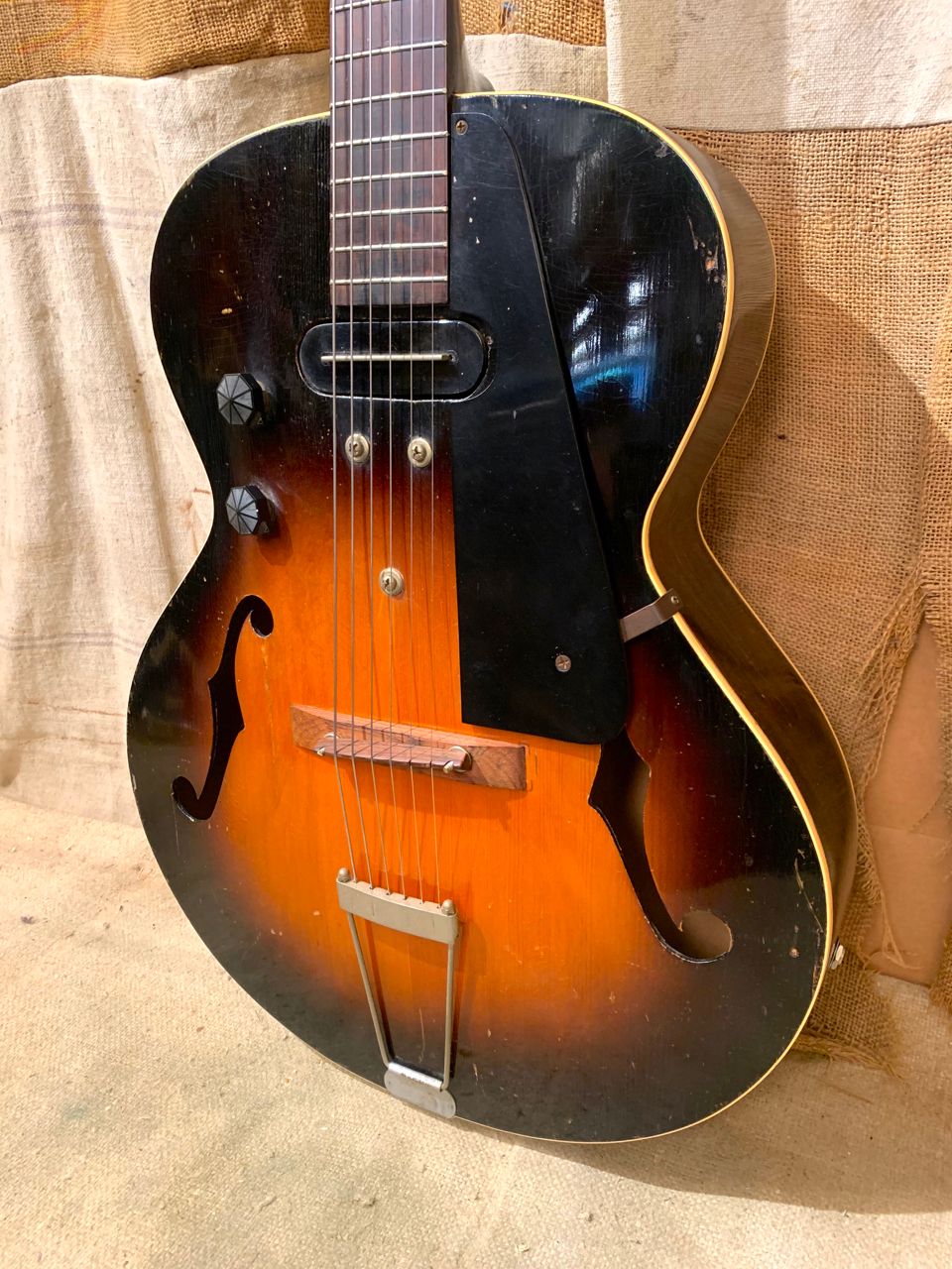 1940 Recording King Model A Sunburst > Guitars Archtop Electric ...
