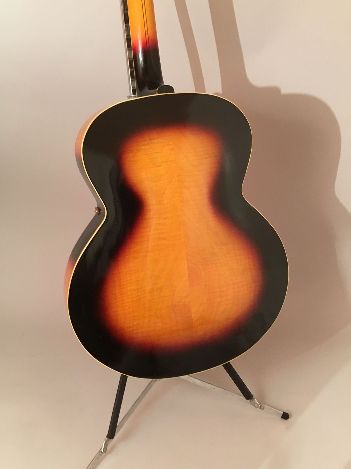 1941 Stromberg Deluxe Sunburst > Guitars Archtop Electric & Acoustic ...