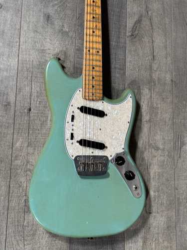 1956 Fender Duo Sonic II Daphne Blue > Guitars Electric Solid Body | SS ...