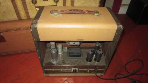 1956 Supro Chicago 51 Combo Amp Brown > Amps & Preamps | Rivington Guitars
