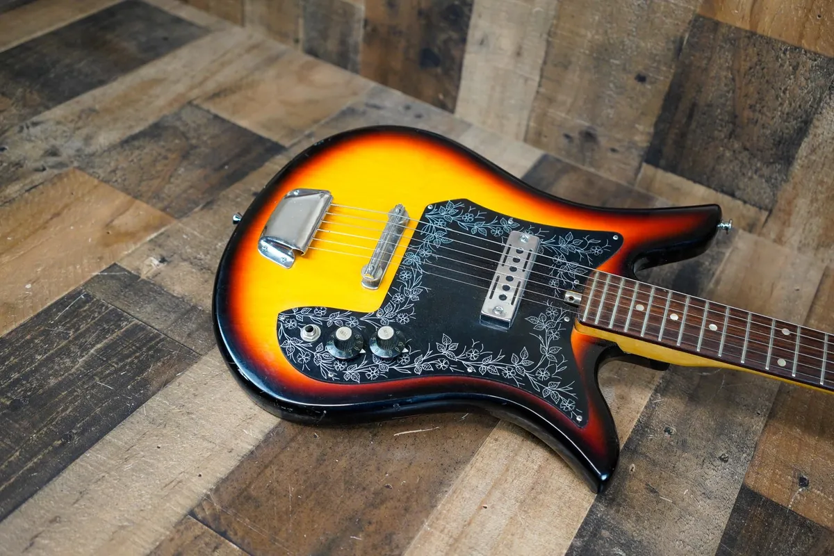 1960 Teisco E-110 Tulip Sunburst Sunburst > Guitars Electric Solid Body ...