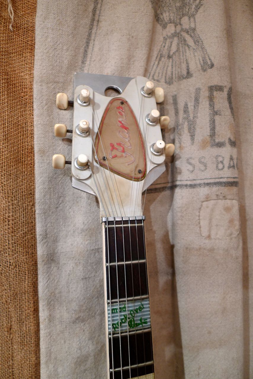 1960 Wandre Rock Oval > Guitars Electric Solid Body | Southside Guitars