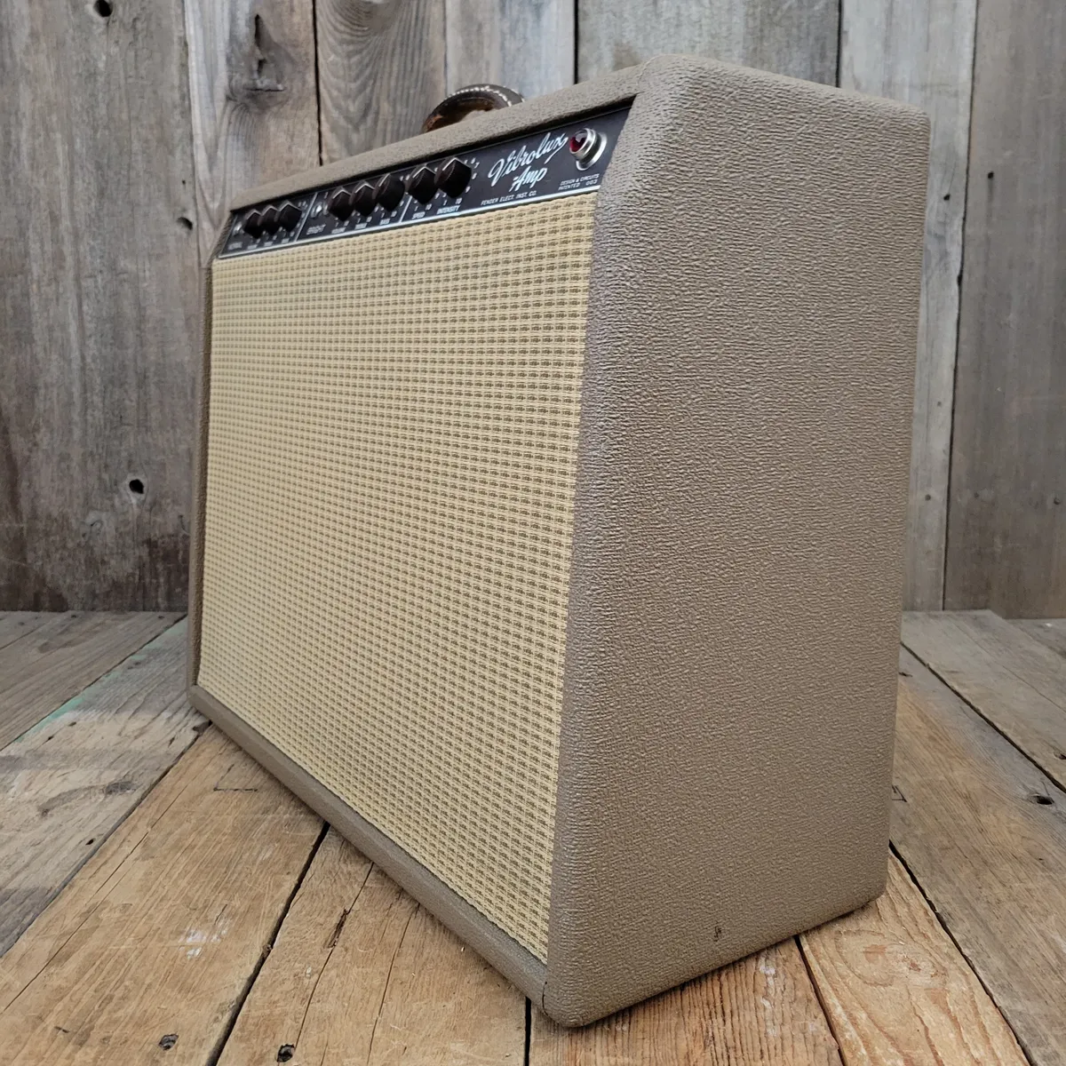 1962 Fender Vibrolux Brown Tolex > Amps & Preamps | Mahar's Vintage Guitars