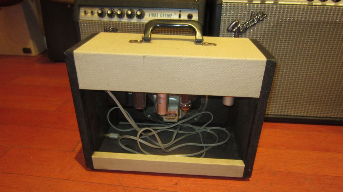 1963 Airline Combo Amp Model 62-9022A White and Black > Amps & Preamps ...