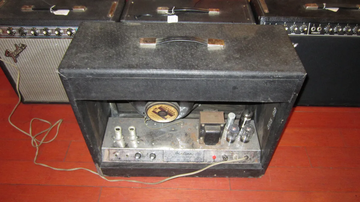 1965 Airline 62-9020A Thunderbolt Amp Black and White > Amps & Preamps ...