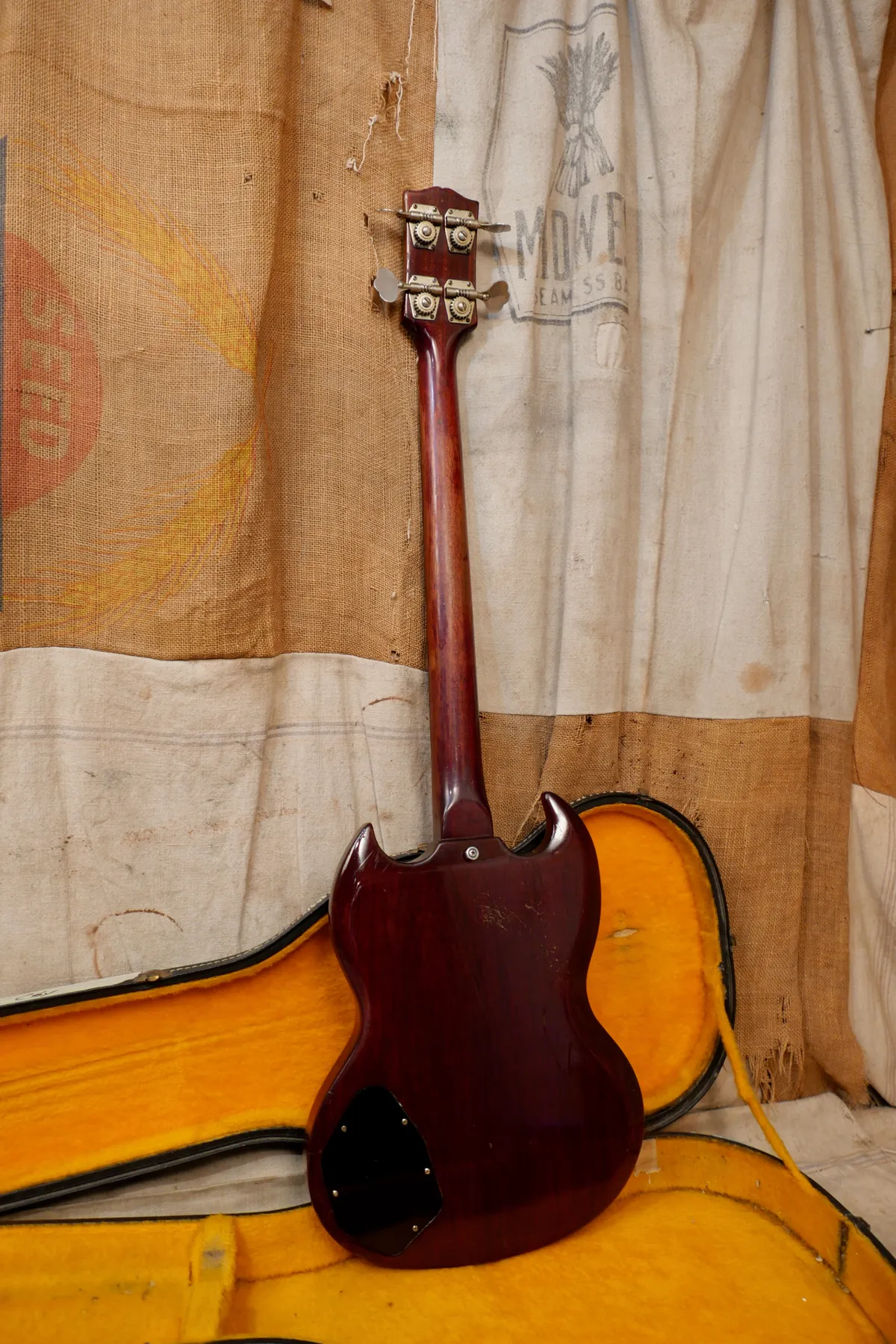 1965 Gibson EB-3 Cherry Red > Guitars Bass | Southside Guitars