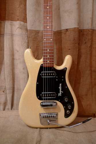 1965 Magnatone Zephyr White Sparkle > Guitars Electric Solid Body ...