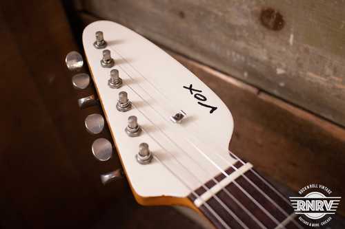 1965 Vox Teardrop Mark VI White > Guitars Electric Solid Body | Rock n ...