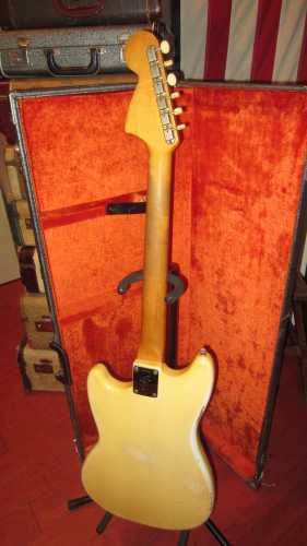 1966 Fender Duo Sonic II White > Guitars Electric Solid Body ...