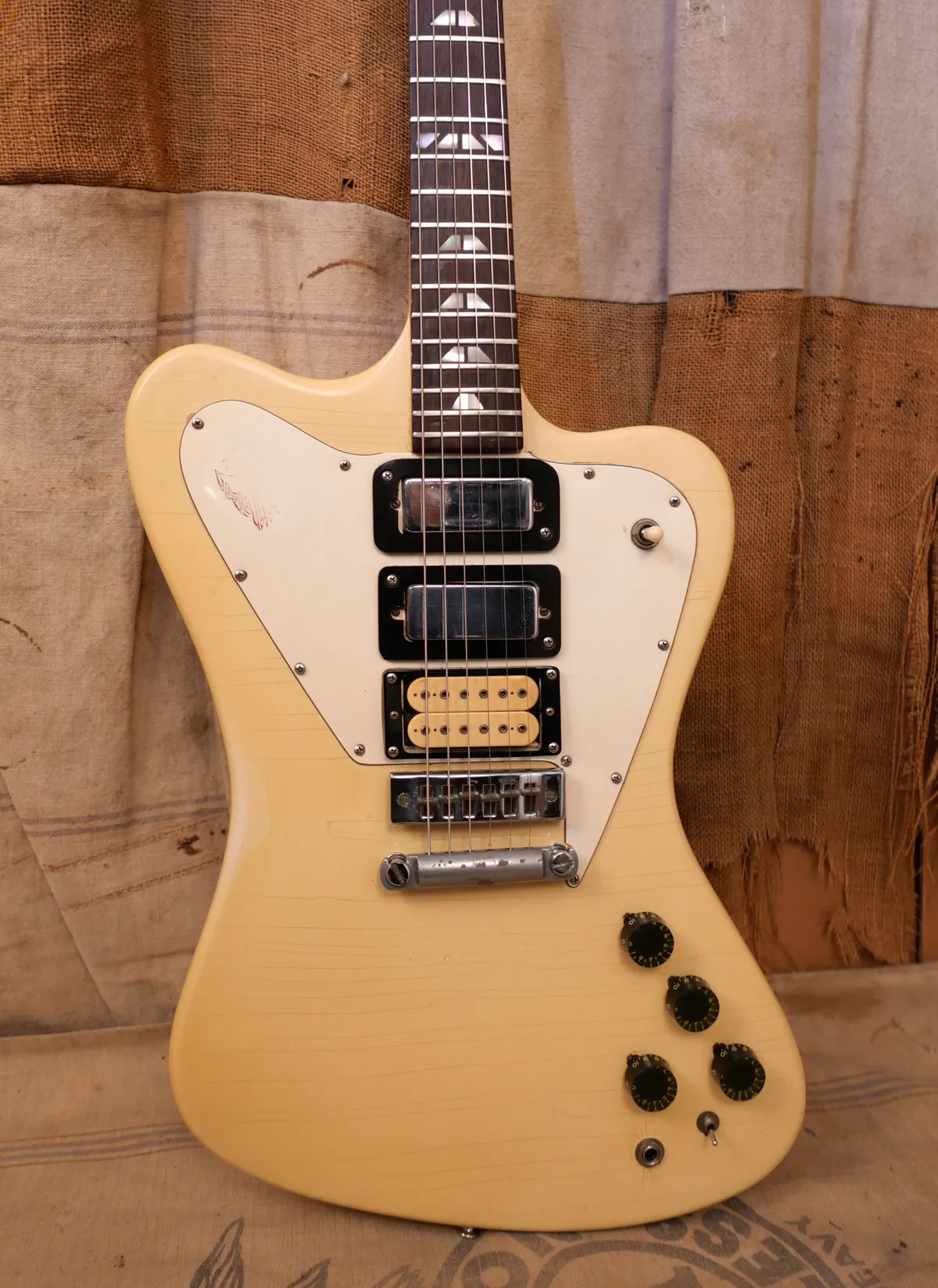 1966 Gibson Firebird White - Refin > Guitars Electric Solid Body ...