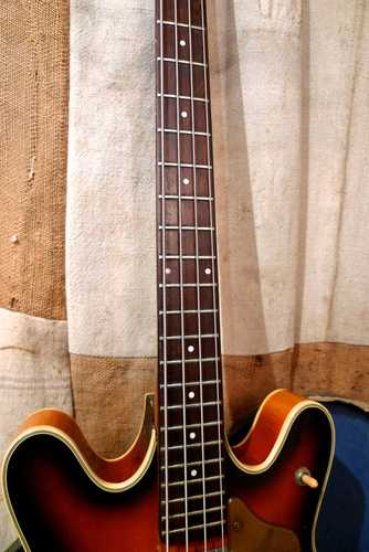 1967 Coral Firefly Bass Sunburst > Guitars Bass | Southside Guitars