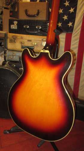 1967 Guild Starfire Bass Sunburst > Guitars Bass | Rivington Guitars