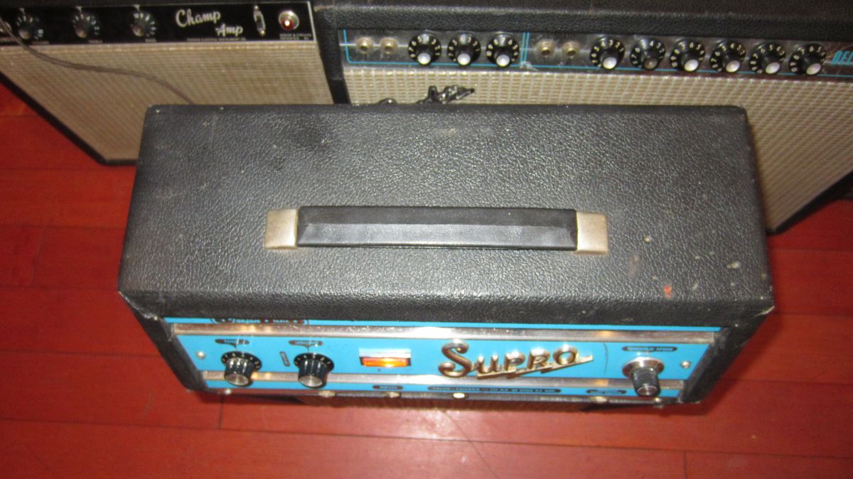 1967 Supro Model S6616 Trojan Combo Amp 1x10" Speaker Black and Blue ...