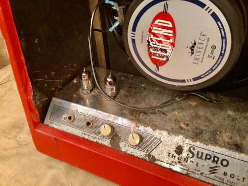 1967 Supro Thunderbolt S-6420 Red Tolex > Amps & Preamps | Southside ...