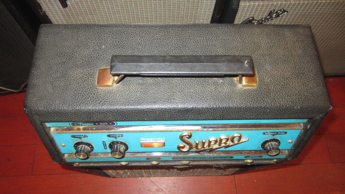 1967 Supro Trojan S6616 Comp Tube Amp w/ Tremolo Black and Chrome and ...