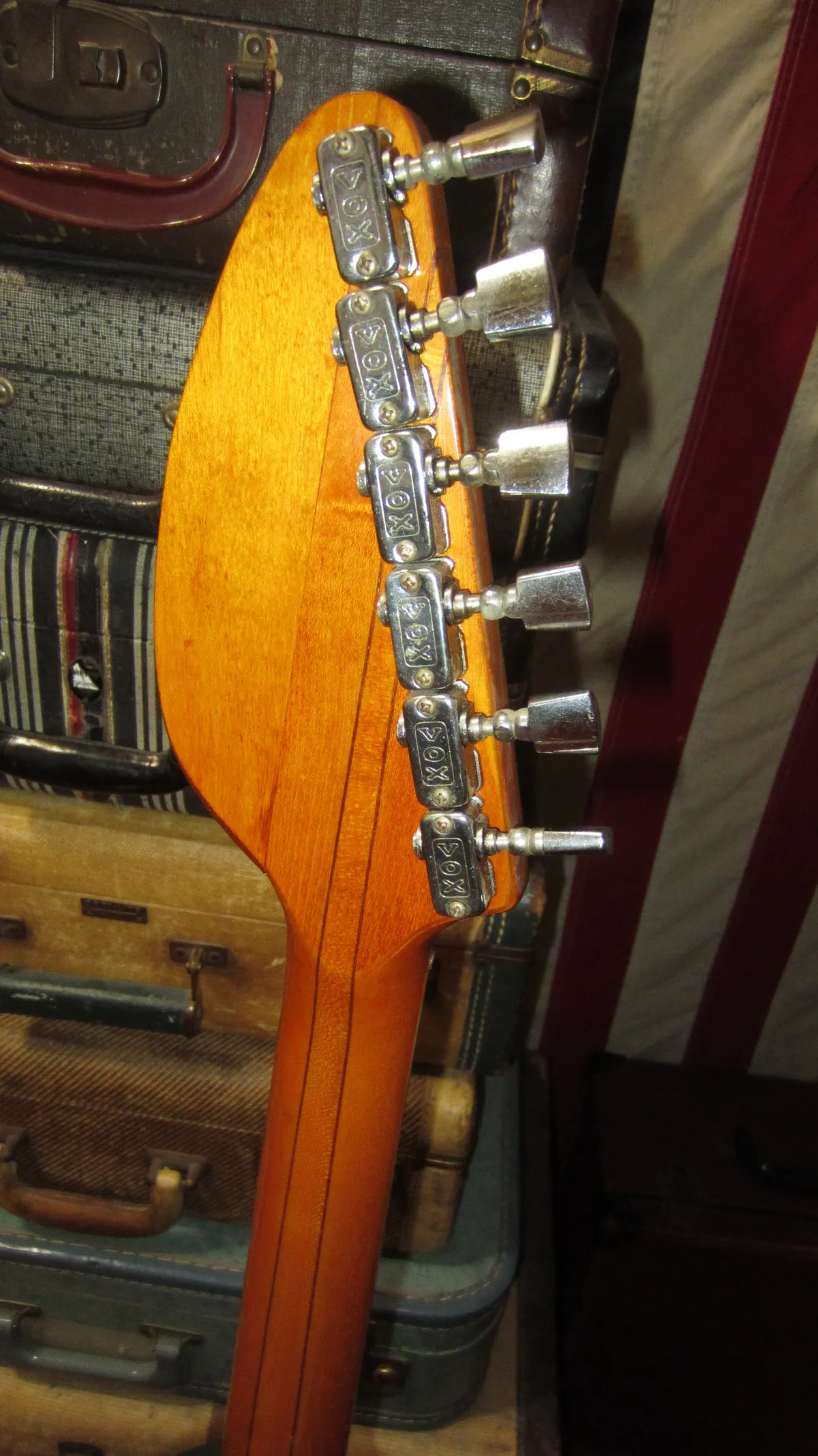 1967 Vox Ultrasonic Hollowbody w Built in Effects Red > Guitars ...