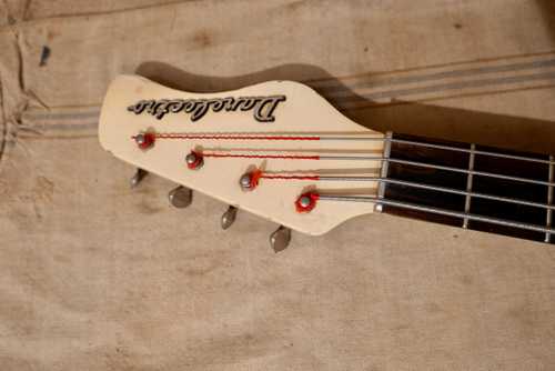 1968 Coral Wasp Bass White > Guitars Bass | Southside Guitars
