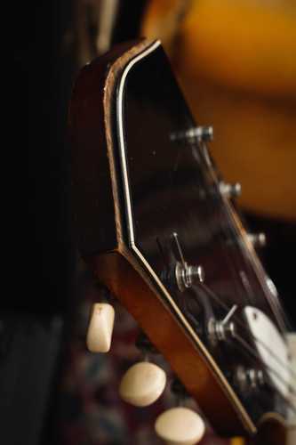 1968 Harmony H64 > Guitars Electric Solid Body | Mom and Dad's Music
