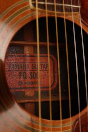 1969 Yamaha FG-300 Natural > Guitars Acoustic | Mom and Dad's Music