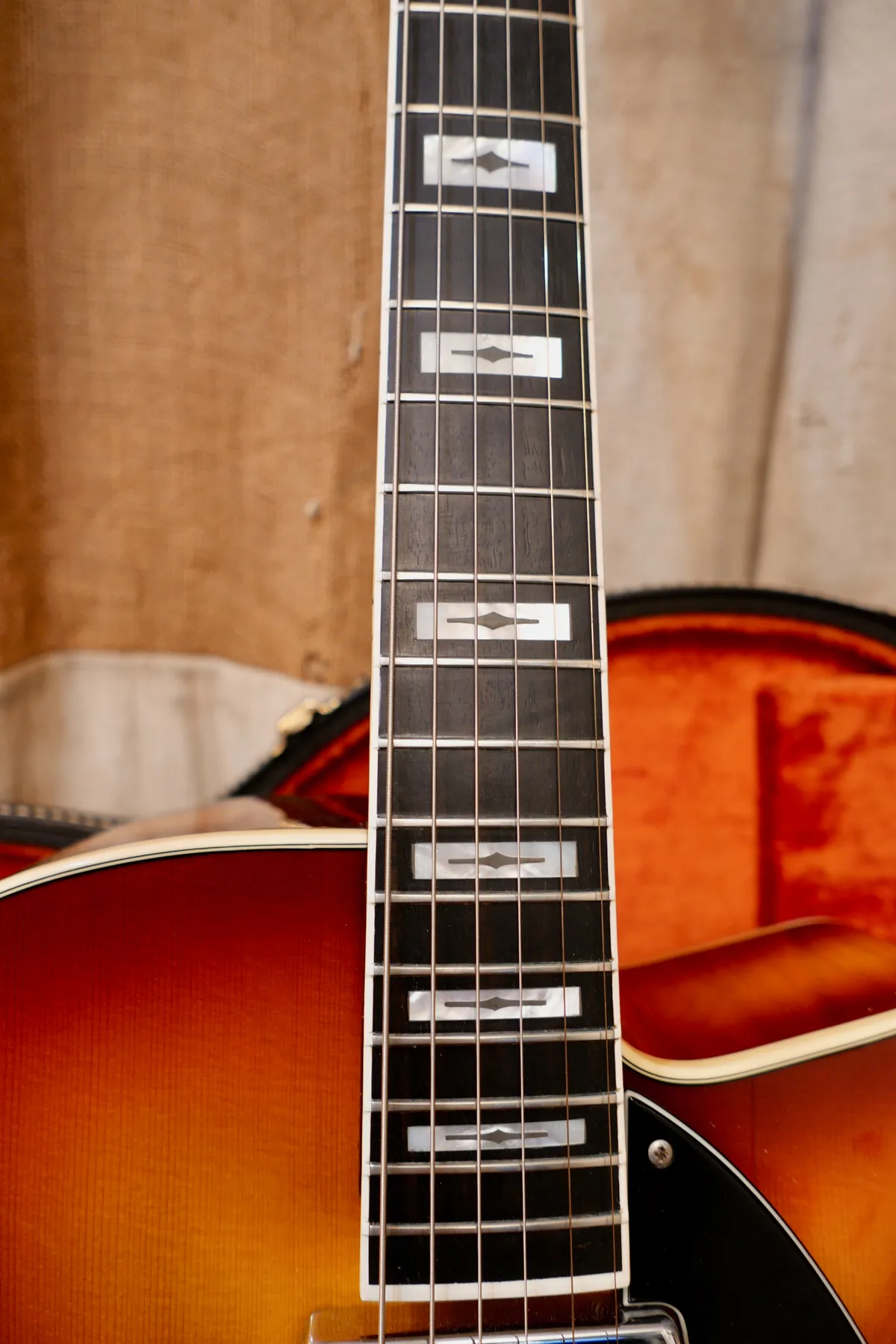 1971 Fender Montego Sunburst > Guitars Archtop Electric & Acoustic ...