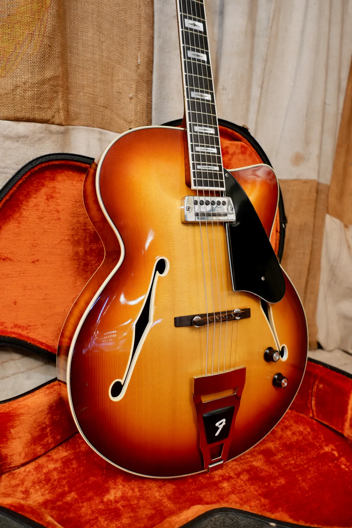 1971 Fender Montego Sunburst > Guitars Archtop Electric & Acoustic ...