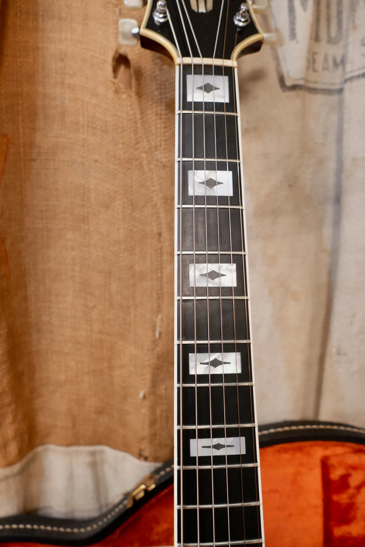 1971 Fender Montego Sunburst > Guitars Archtop Electric & Acoustic ...