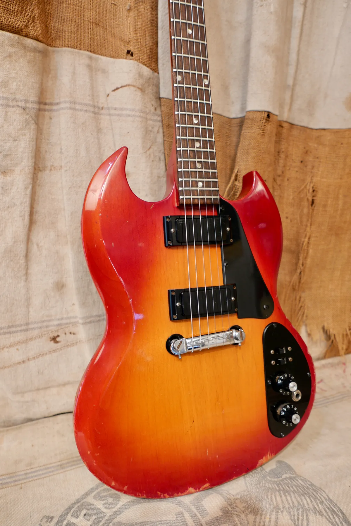 1972 Gibson SG III Cherry Sunburst > Guitars Electric Solid Body ...