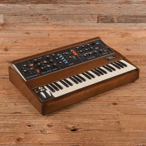 1972 Moog Minimoog Model D 44-Key Monophonic Synthesizer Minimoog Model ...