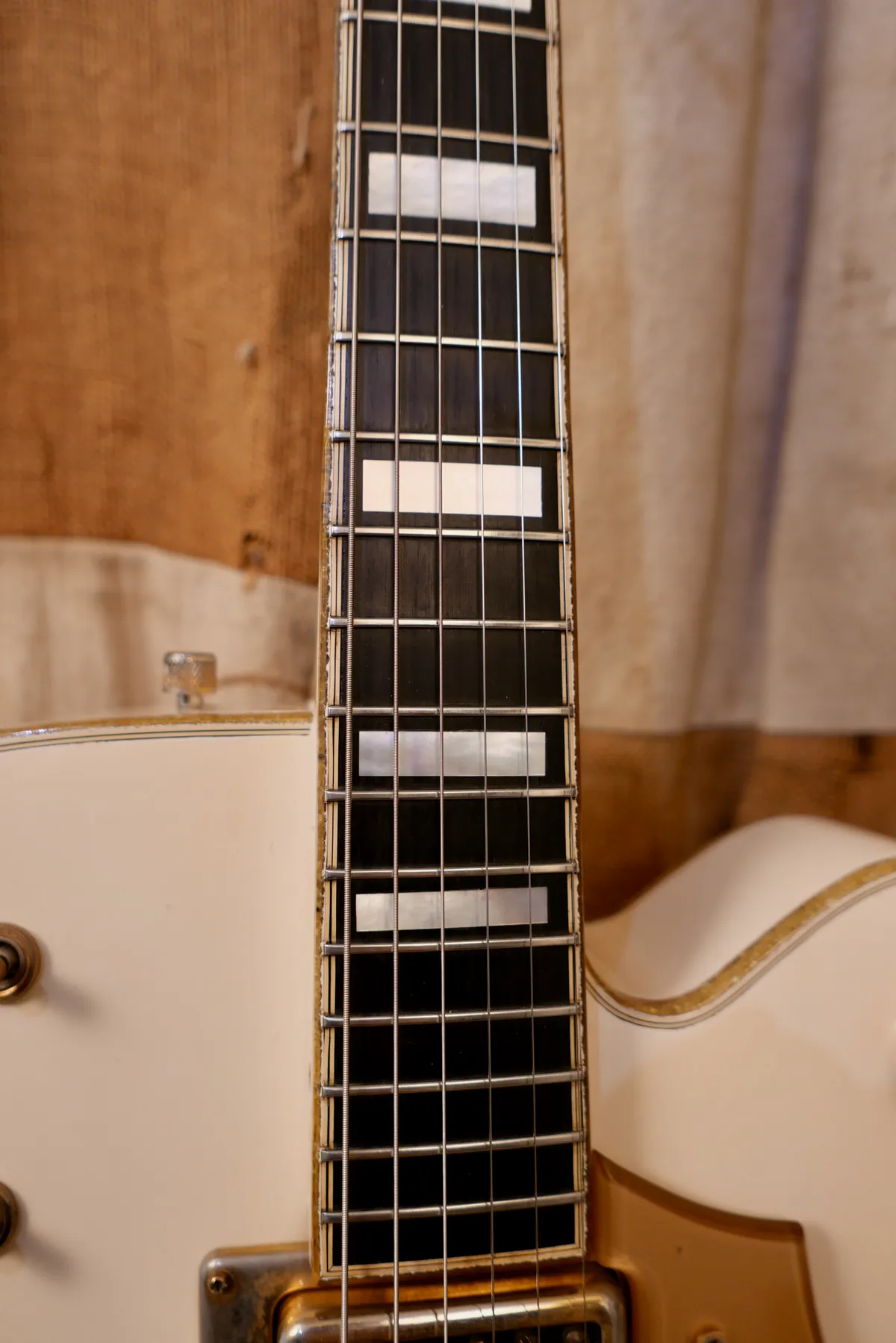 1975 Gretsch White Falcon 7593 White > Guitars Archtop Electric ...