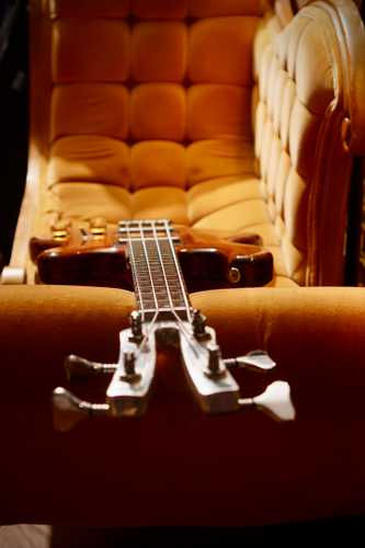 1977 Kramer 450B > Guitars Bass | Mom and Dad's Music