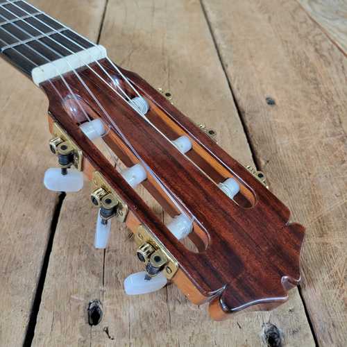 1977 Yokinobu Chai Model #8 Natural > Guitars Classical & Nylon | Mahar ...