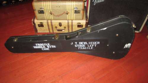 1979 Gibson Flying V Case Black w/ Red Interior > Cases | Rivington Guitars