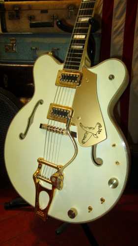 1980 Gretsch White Falcon Model 7595 White > Guitars Electric Semi ...