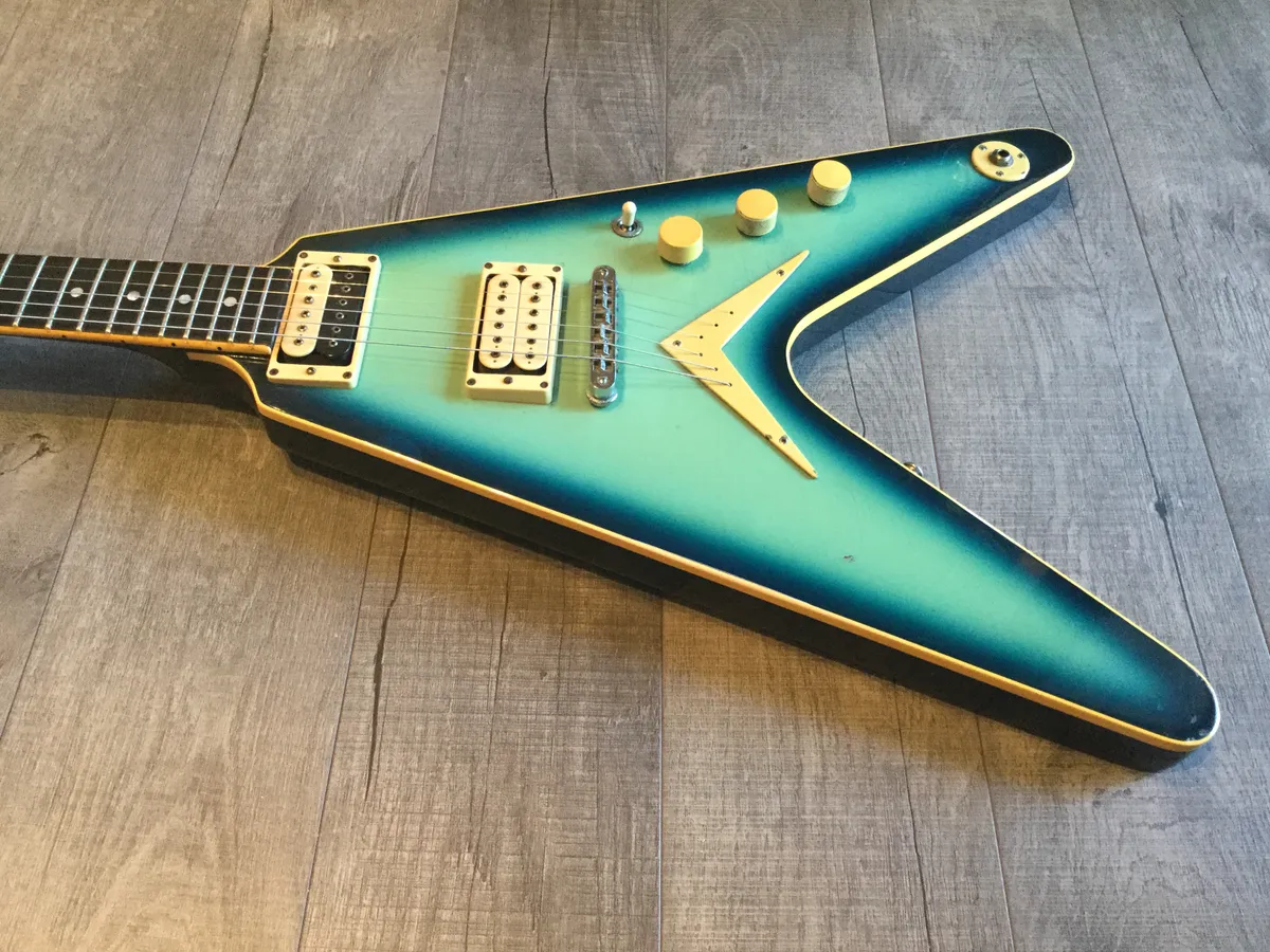 1981 Dean V Blueburst > Guitars Electric Solid Body | SS Vintage