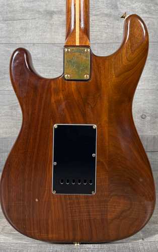 1981 Fender The Strat Walnut > Guitars Electric Solid Body | SS Vintage