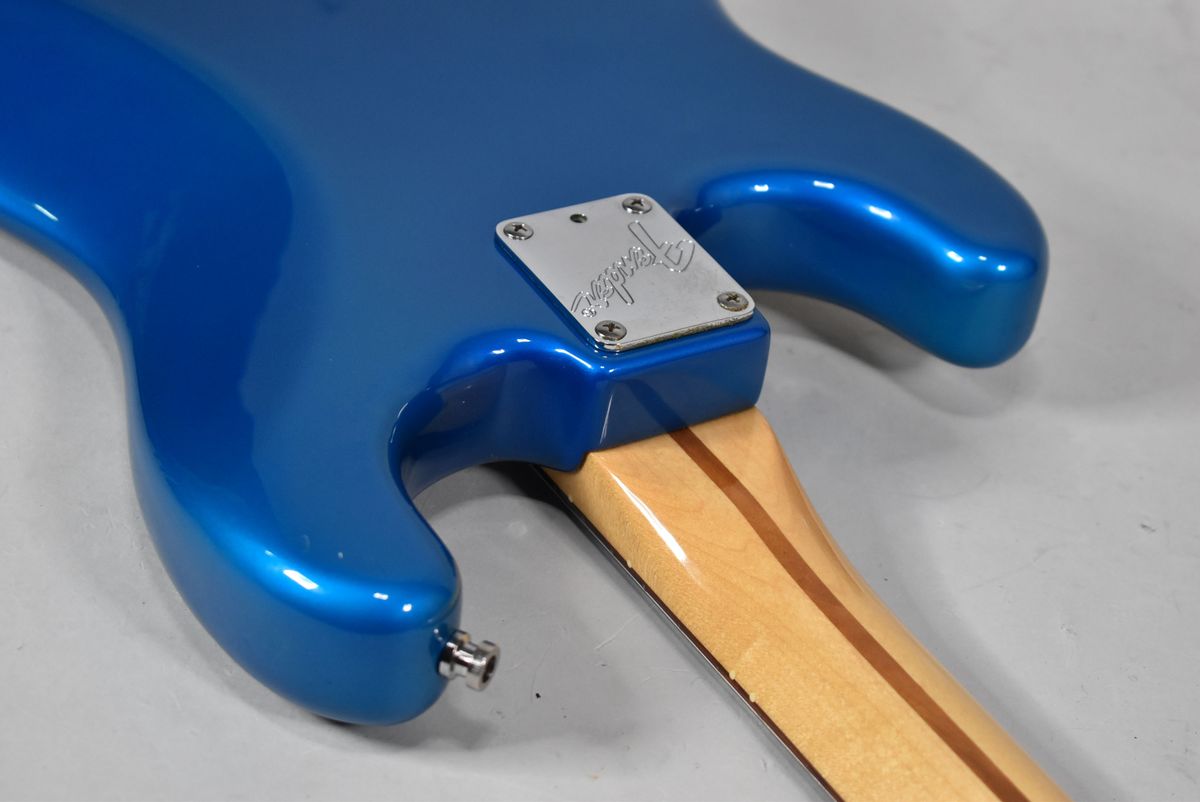 1983 Fender Standard Stratocaster Blue > Guitars Electric Solid Body ...