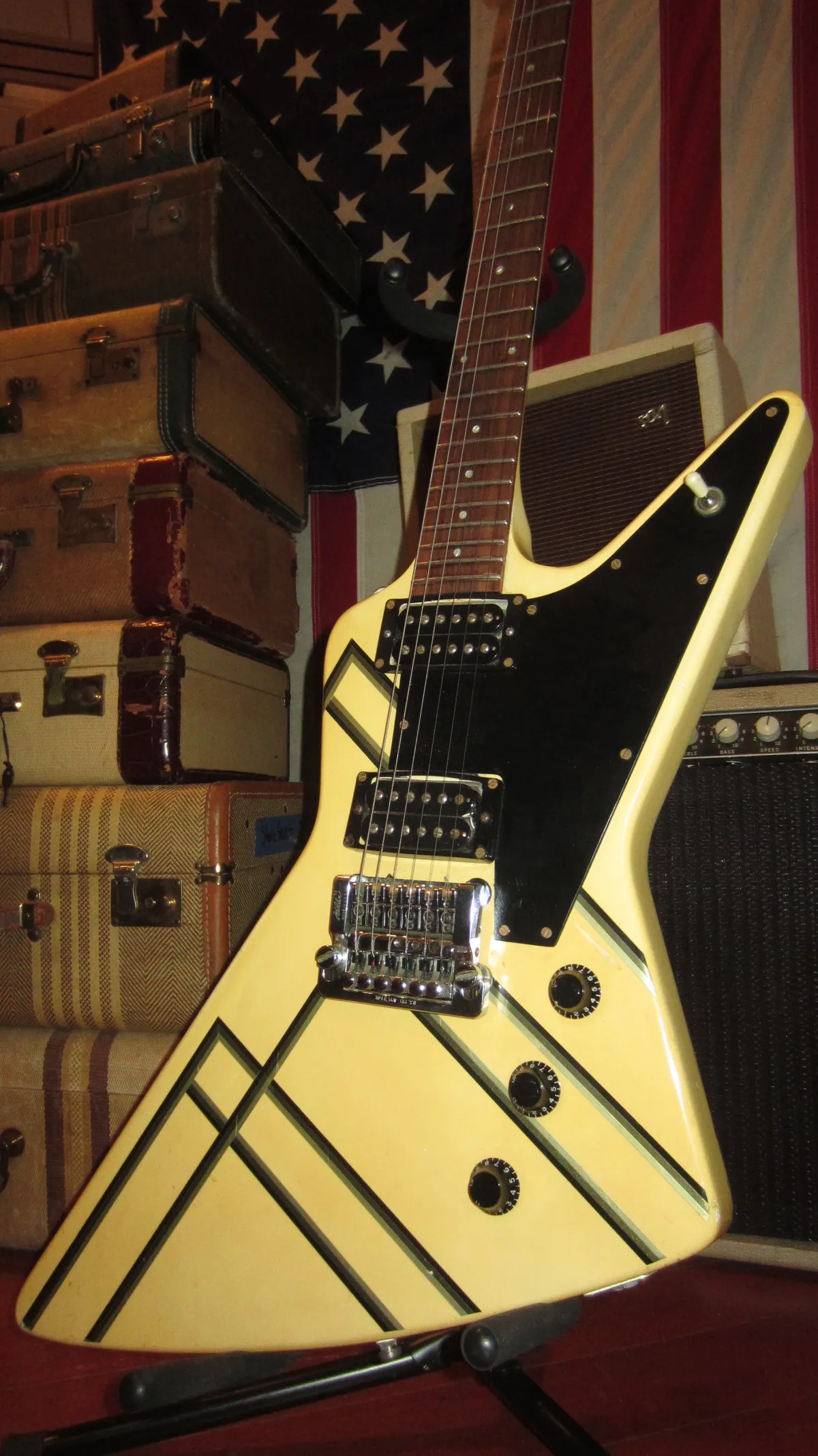 1984 Gibson Explorer Designer Series White w Designer Stripes > Guitars ...