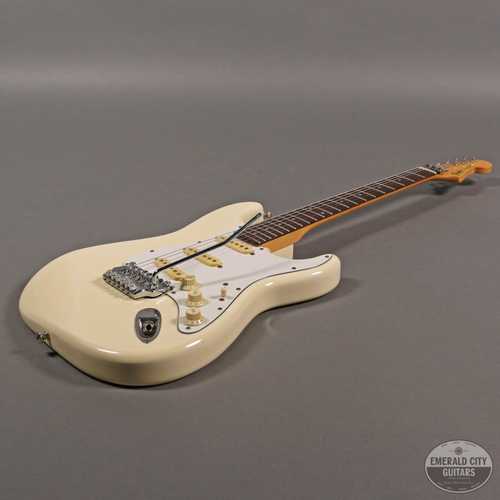 1986 Fender MIJ Stratocaster > Guitars Electric Solid Body | Emerald ...