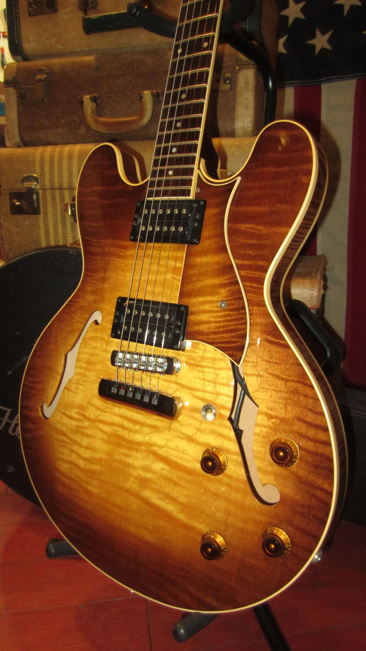 1987 Heritage HD-535 Semi-hollowbody Flamed Maple Sunburst > Guitars ...