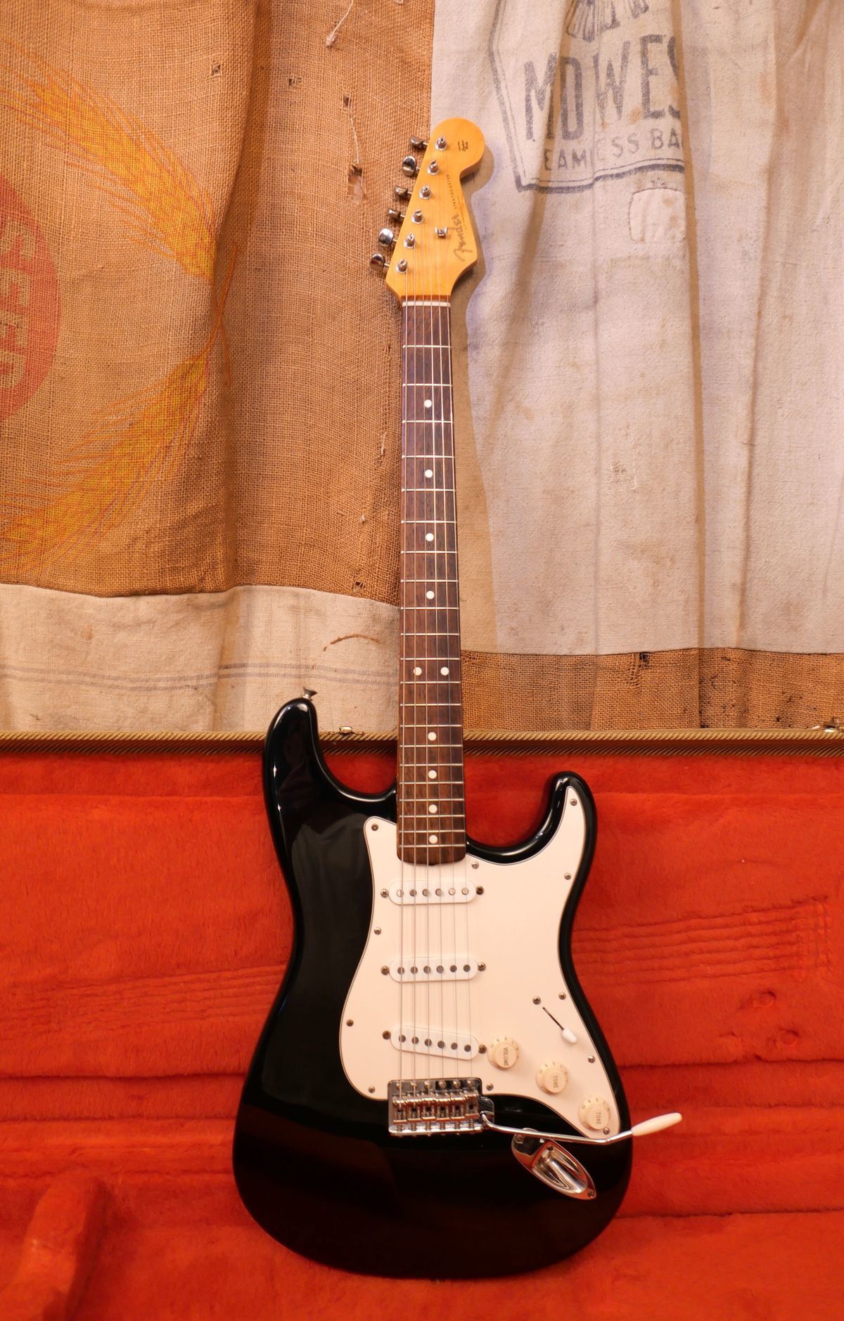 1989 Fender '62 Reissue Stratocaster AVRI Black > Guitars Electric ...