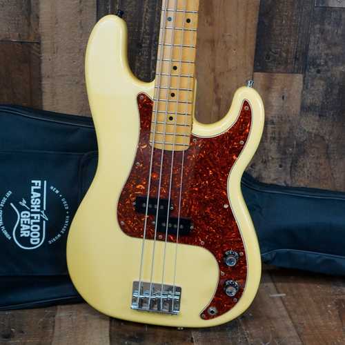 1992 Schecter P Bass Vintage White > Guitars Bass | A Flash Flood of Gear