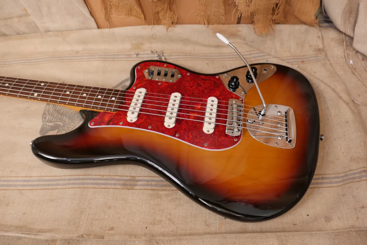 1993 Fender '62 Reissue Bass VI Baritone MIJ Sunburst > Guitars Bass ...