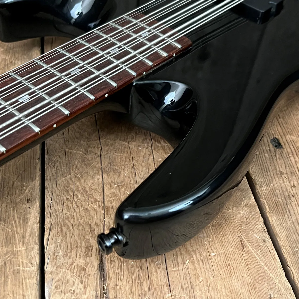 1995 Hamer B12L Chaparral 12 String Bass Black > Guitars Bass | Mahar's ...