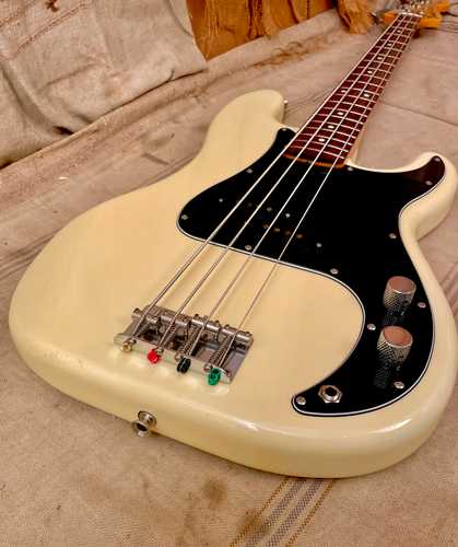1996 Fender '70 Reissue Precision Bass Olympic White > Guitars Bass ...