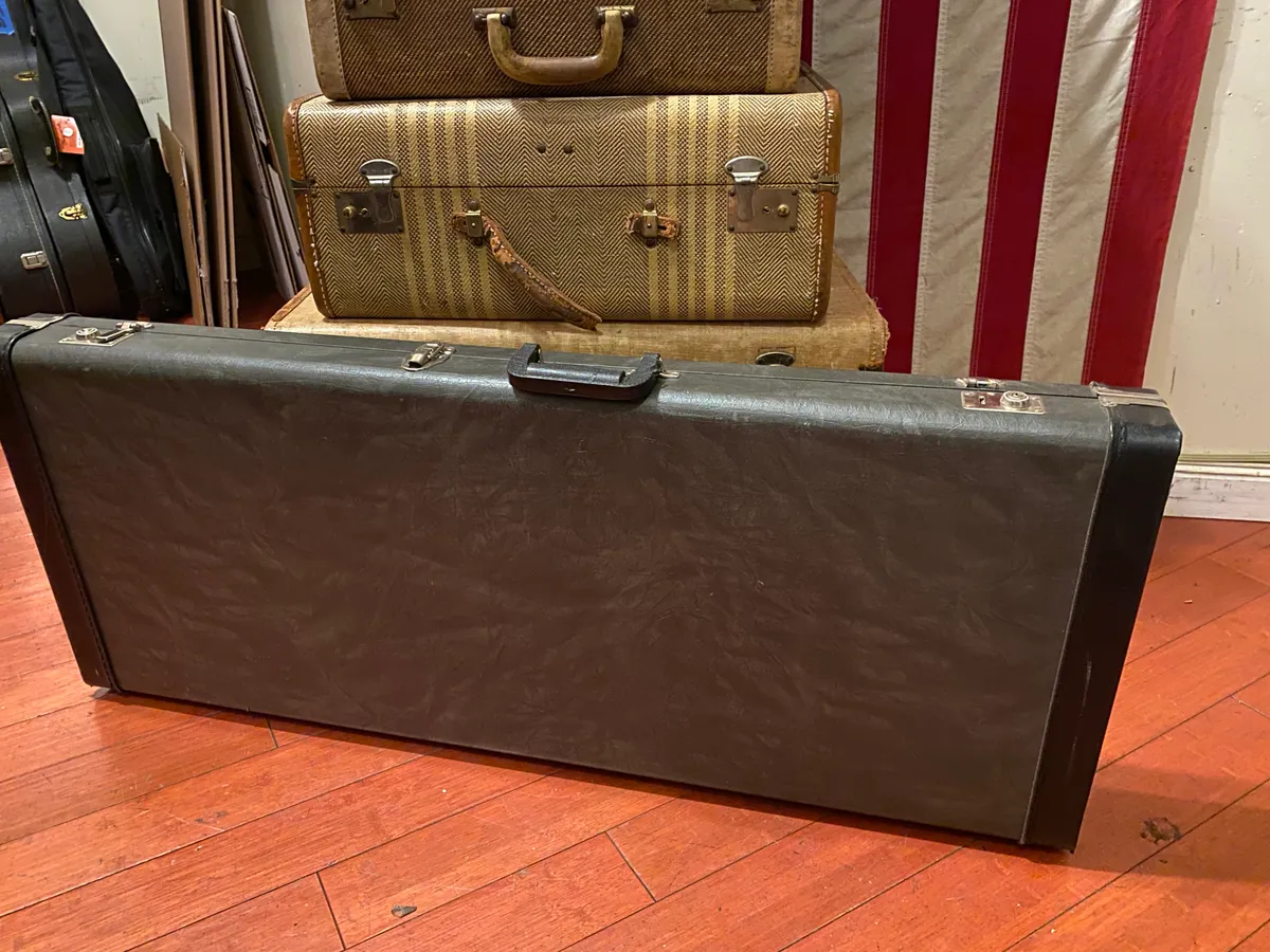 1999 BC Rich Mockingbird Hard Case Grey Tolex > Cases | Rivington Guitars