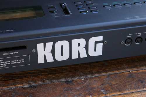 2000 Korg X3 Black > Keyboards | Rock n Roll Vintage Guitars