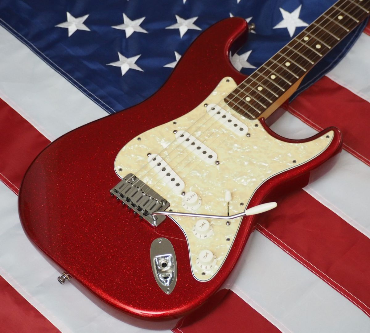 2001 Fender Stratocaster Red Sparkle > Guitars Electric Solid Body ...
