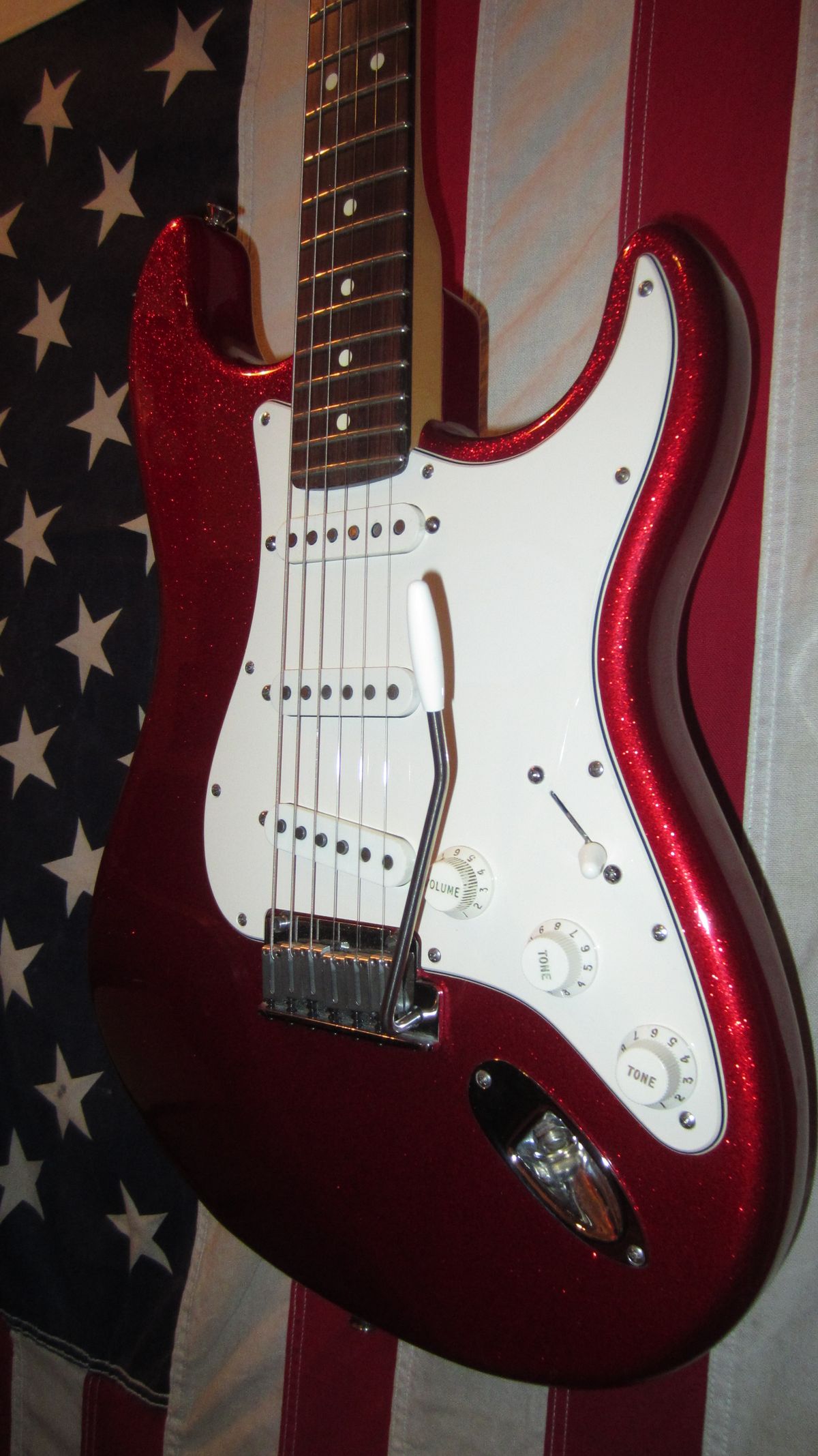 2002 Fender Mars Music Sparkle Stratocaster Candy Apple Red > Guitars ...