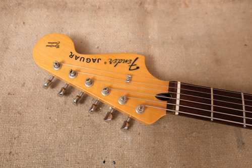 2004 Fender Jaguar Baritone Sunburst > Guitars Electric Solid Body ...