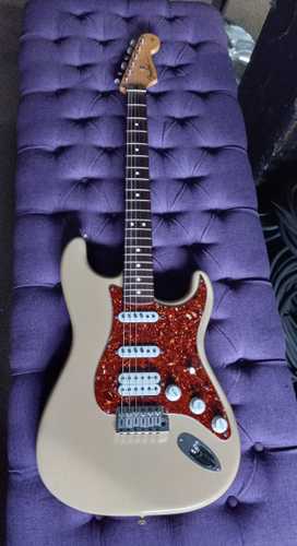 2006 Fender Deluxe Power Stratocaster Blonde > Guitars Electric Solid ...